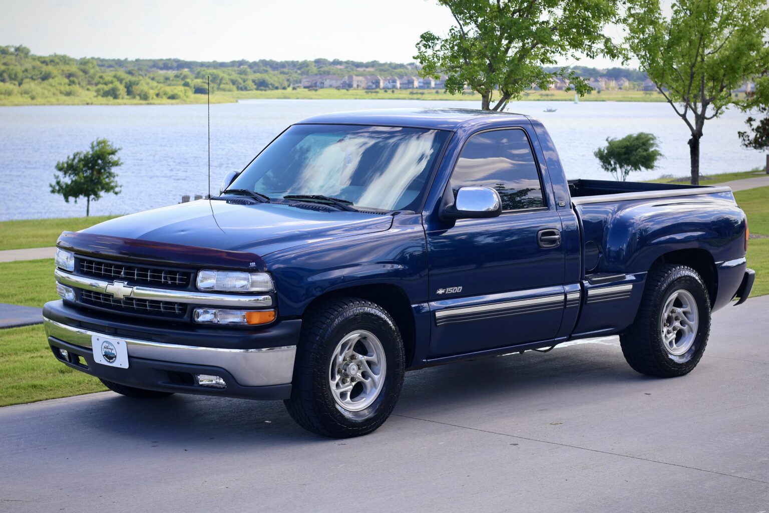 **SOLD** 2000 Chevrolet Silverado 1500 Stepside Single Cab 4.8L V8 – J ...