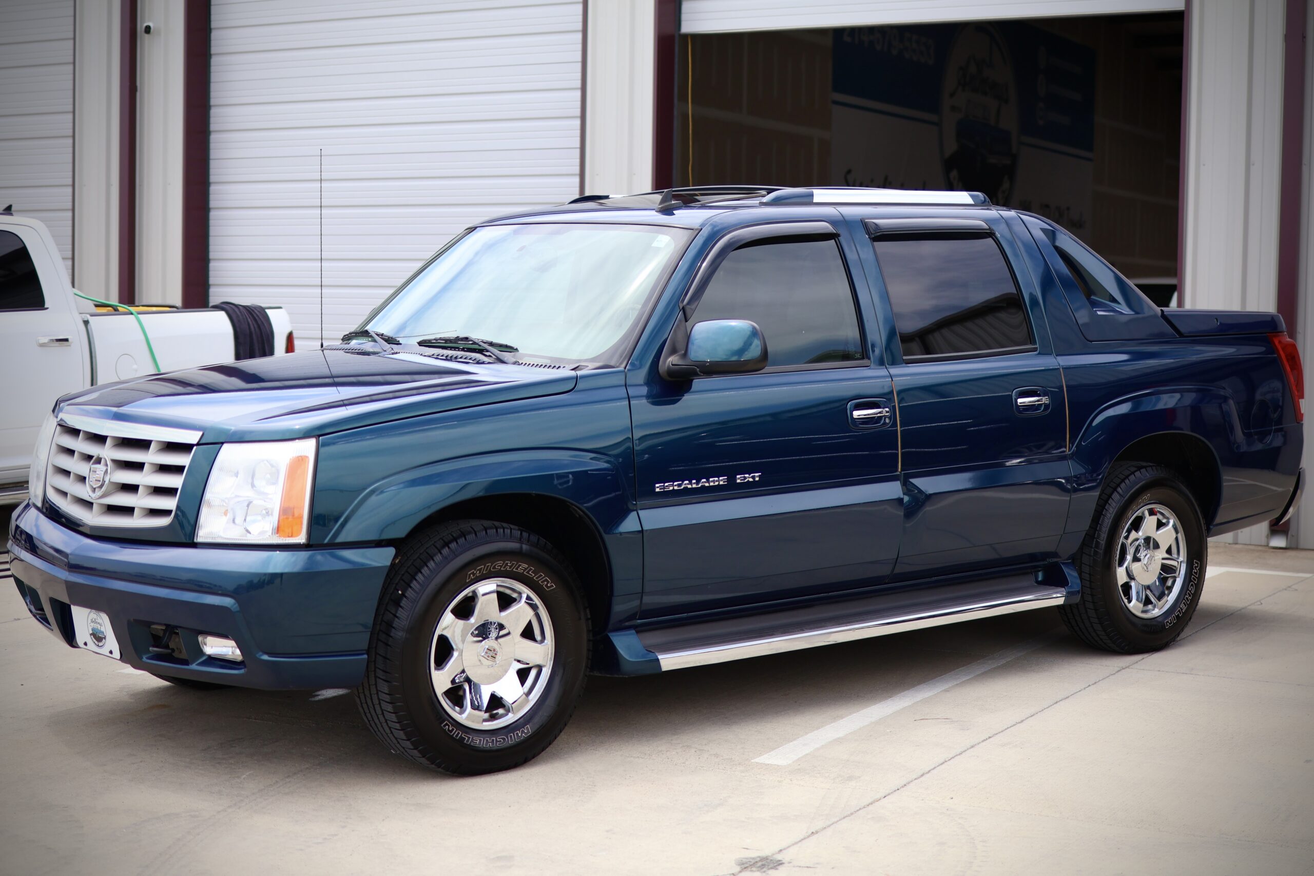 **SOLD****VERY RARE RIPTIDE BLUE* 2006 Cadillac Escalade EXT 6.0L LQ9 ...